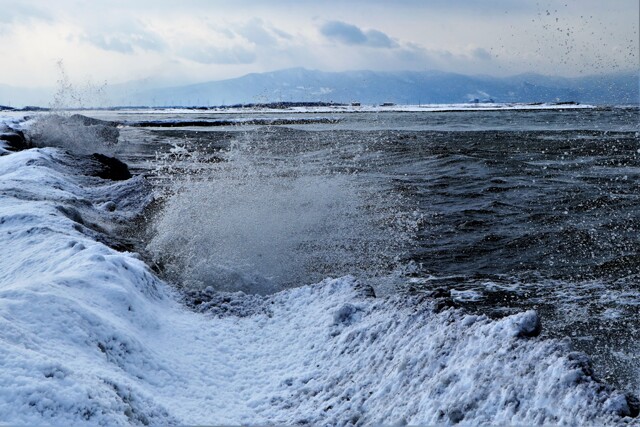 荒れる海 by takbe （ID：11538778） - 写真共有サイト:PHOTOHITO