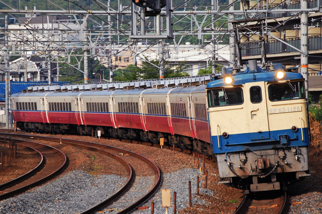 EF65-1128牽引 ムーンライト九州 by ごなな （ID：6738070） - 写真共有サイト:PHOTOHITO