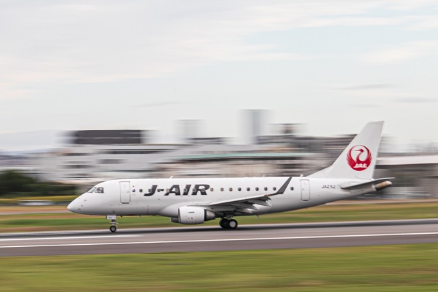 JAL E170 by MIKE RED （ID：10676933） - 写真共有サイト:PHOTOHITO
