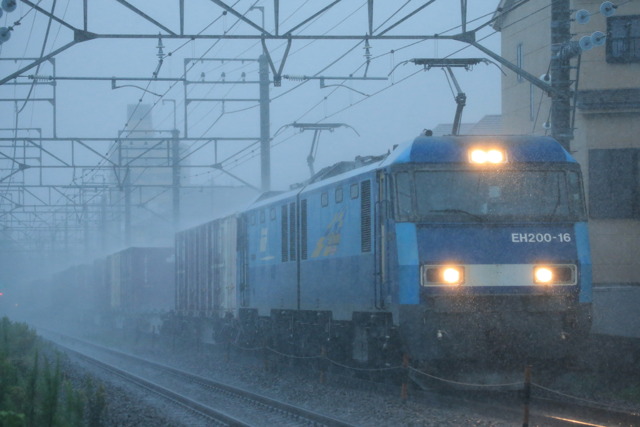 2022/08/04 89 EH200-16 by TK5351 （ID：11245162） - 写真共有サイト:PHOTOHITO