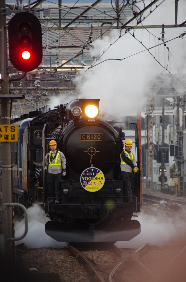 C61夜汽車入線 by かみちゃん209-300 （ID：11428206） - 写真共有サイト:PHOTOHITO