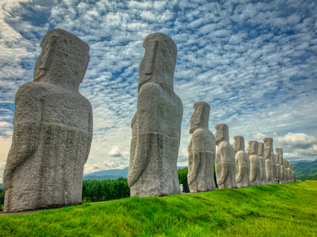 モアイの後ろ姿 by papara01 （ID：11955194） - 写真共有サイト:PHOTOHITO