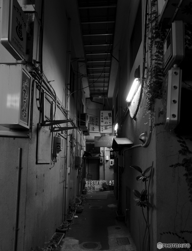 国分町の裏路地 by K.T.50 （ID：12561270） - 写真共有サイト:PHOTOHITO