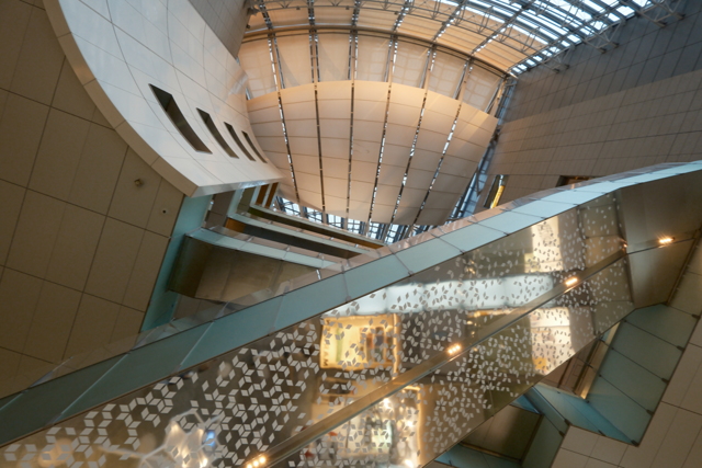 丸善本店直下 by もっと光を （ID：12733671） - 写真共有サイト:PHOTOHITO