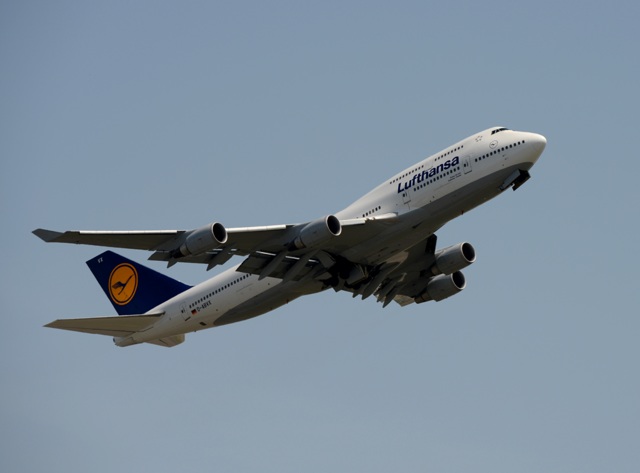 Lufthansa 747-430 飛び立ち by x191300cc （ID：4584695） - 写真共有サイト:PHOTOHITO