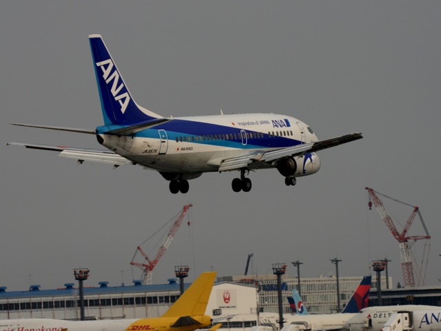 ANA 737-500 到着 by x191300cc （ID：4527725） - 写真共有サイト:PHOTOHITO