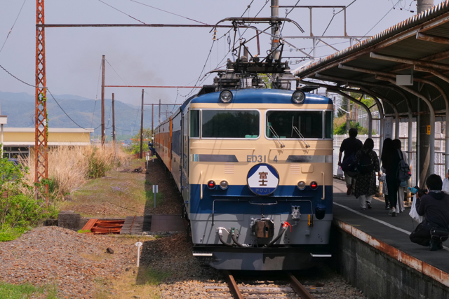 特急富士入線 by ysan （ID：12934803） - 写真共有サイト:PHOTOHITO