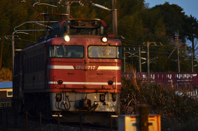 早朝のEF81 717 頑張ってます！ by にゃんこNC24 （ID：4209883） - 写真共有サイト:PHOTOHITO
